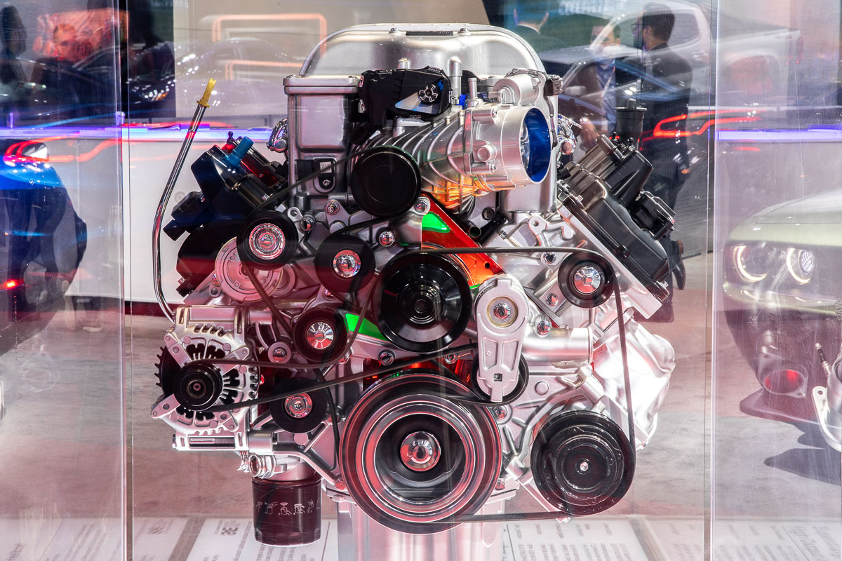 Look inside the coolest engines at the New York Auto Show | Popular Science