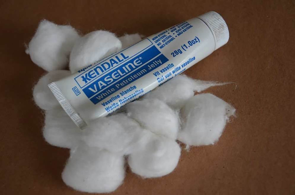 Eight ways you can use cotton in an emergency