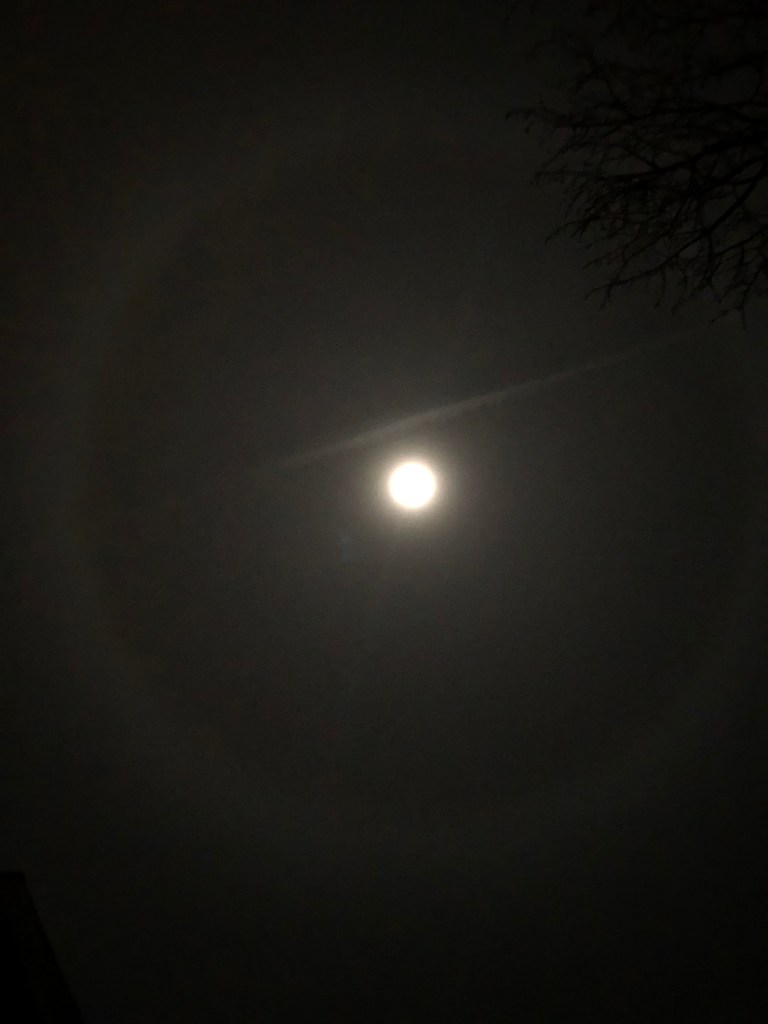 How to photograph the moon that doesn’t look like a tiny, white blob