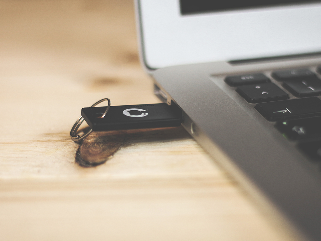 Build a portable computer on a USB stick