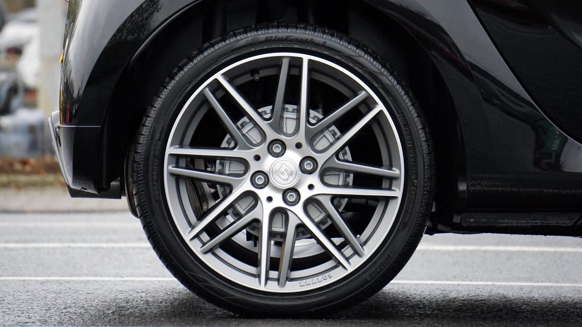 Researchers are using tomato peels and eggshells to make tires