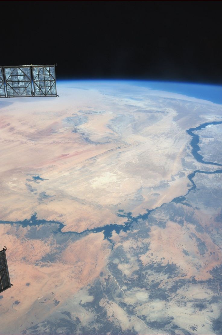 The 9 Coolest Space Photos From Astronaut Karen Nyberg