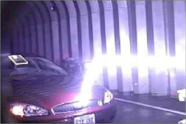 Army Demonstrates a Weapon That Shoots Laser-Guided Lightning Bolts