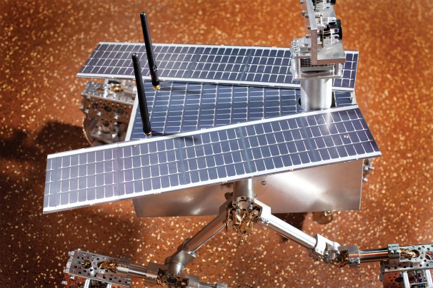 A Family Built This Museum-Quality Curiosity Rover