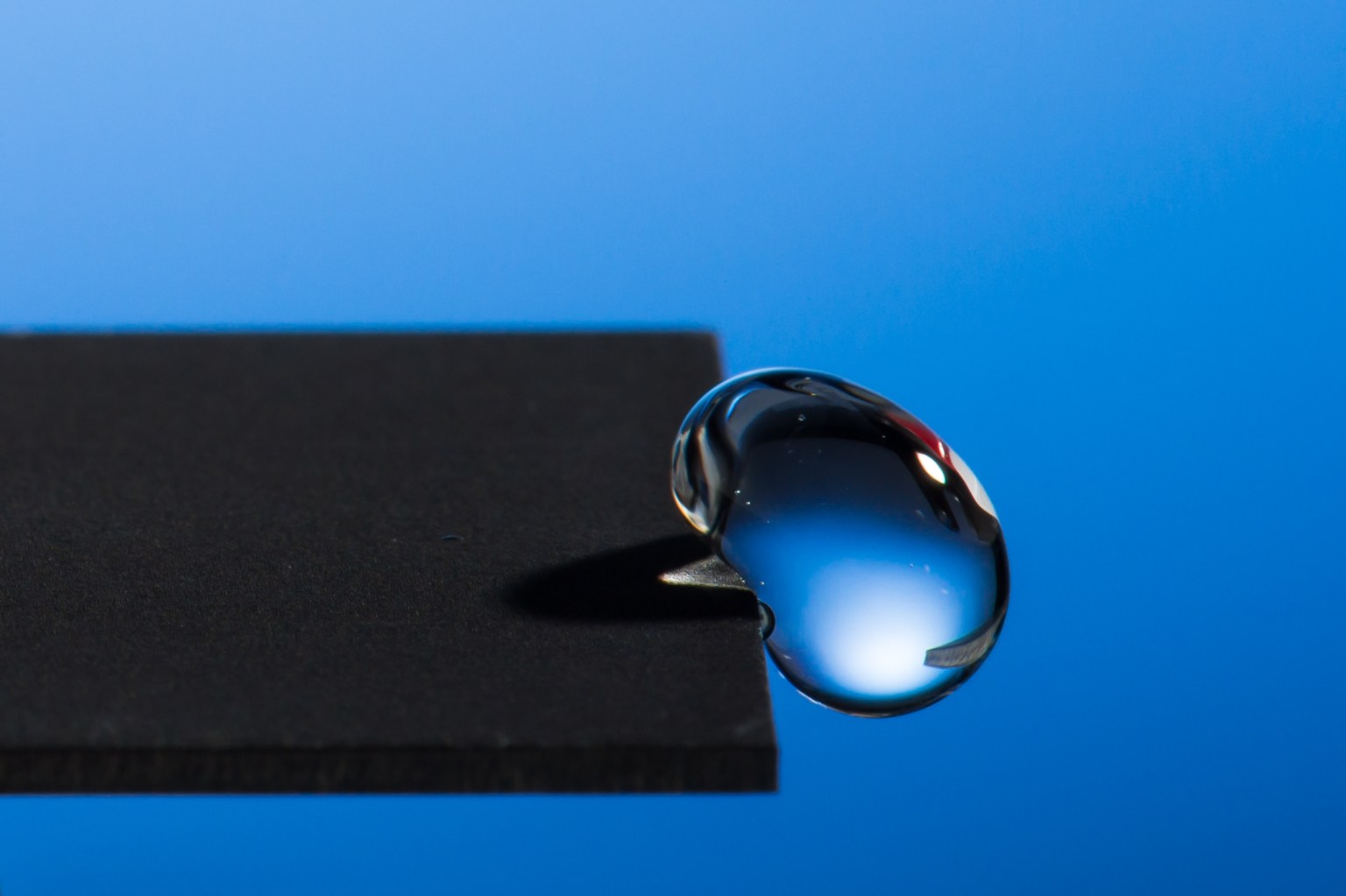 Laser-Blasted Metal Forms A Self-Cleaning Non-Stick Surface