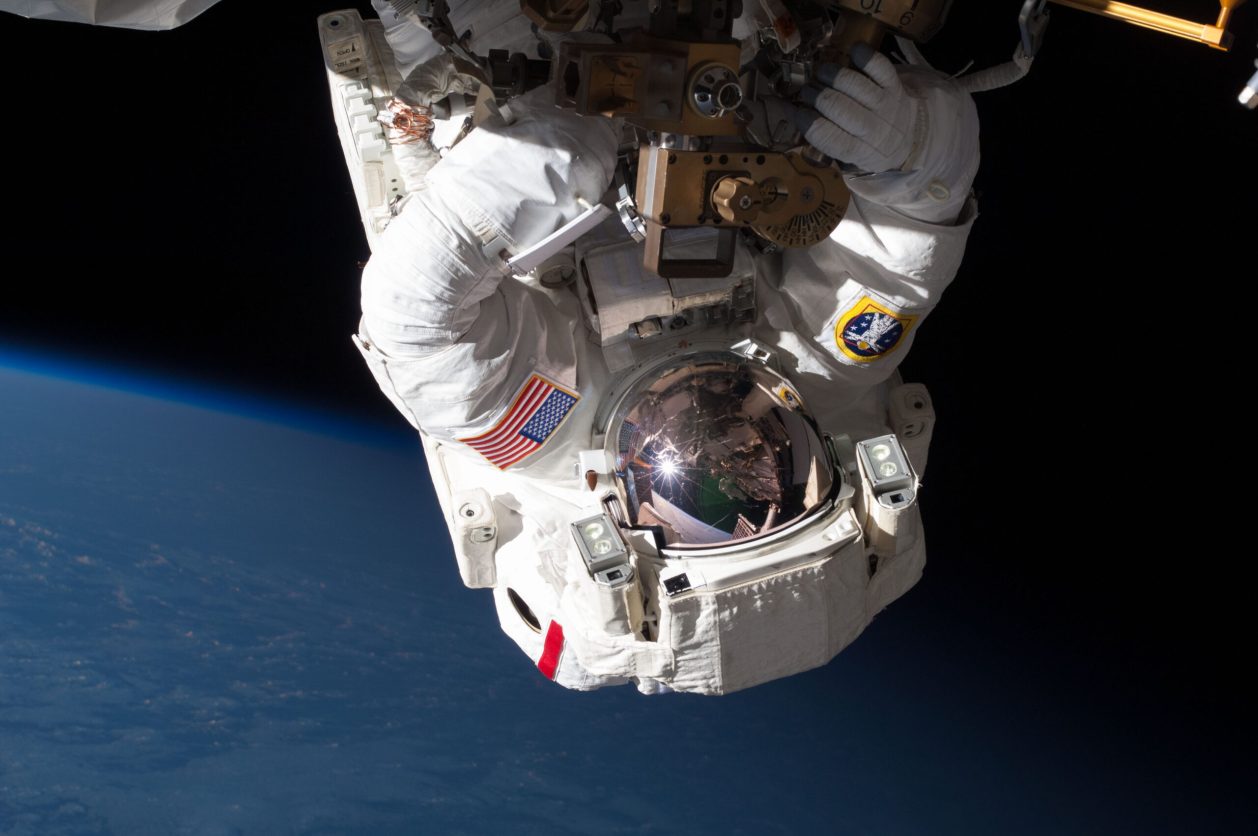 What happens to your body when you die in space? | Popular Science