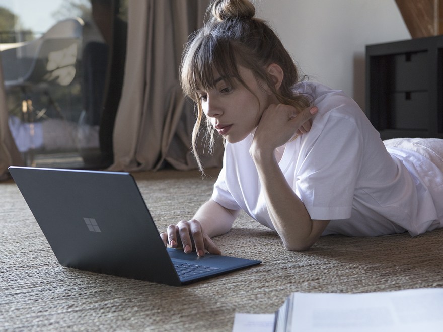 How to send secret messages hidden in pictures and songs