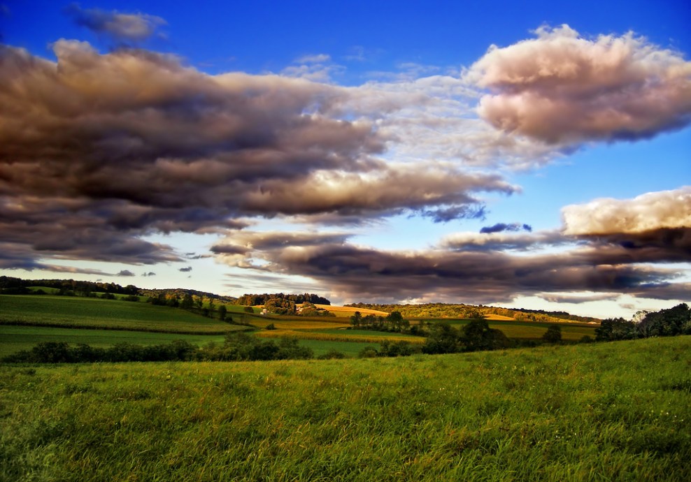 Earth's Clouds Are Getting Lower, Which Could Be a Good Thing