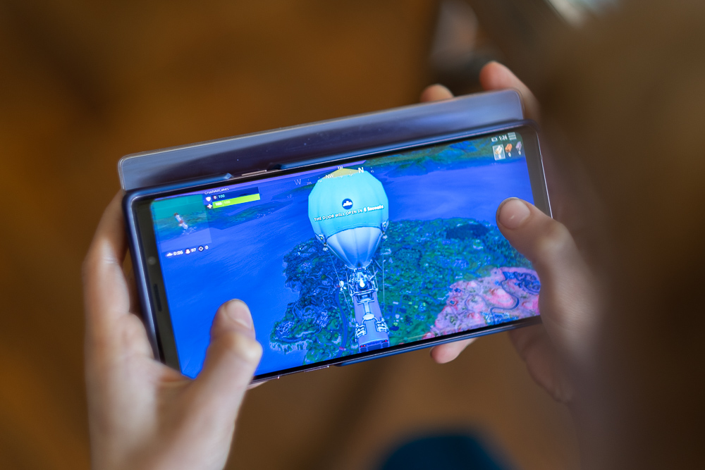 The Samsung Galaxy Note 9 is a great gaming phone that won't make you ...