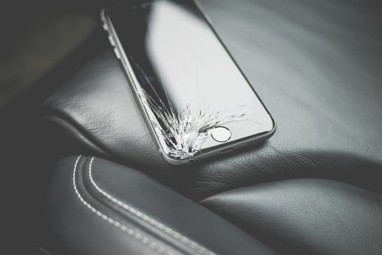 Your future smartphone could fix its broken screen by pulling carbon ...