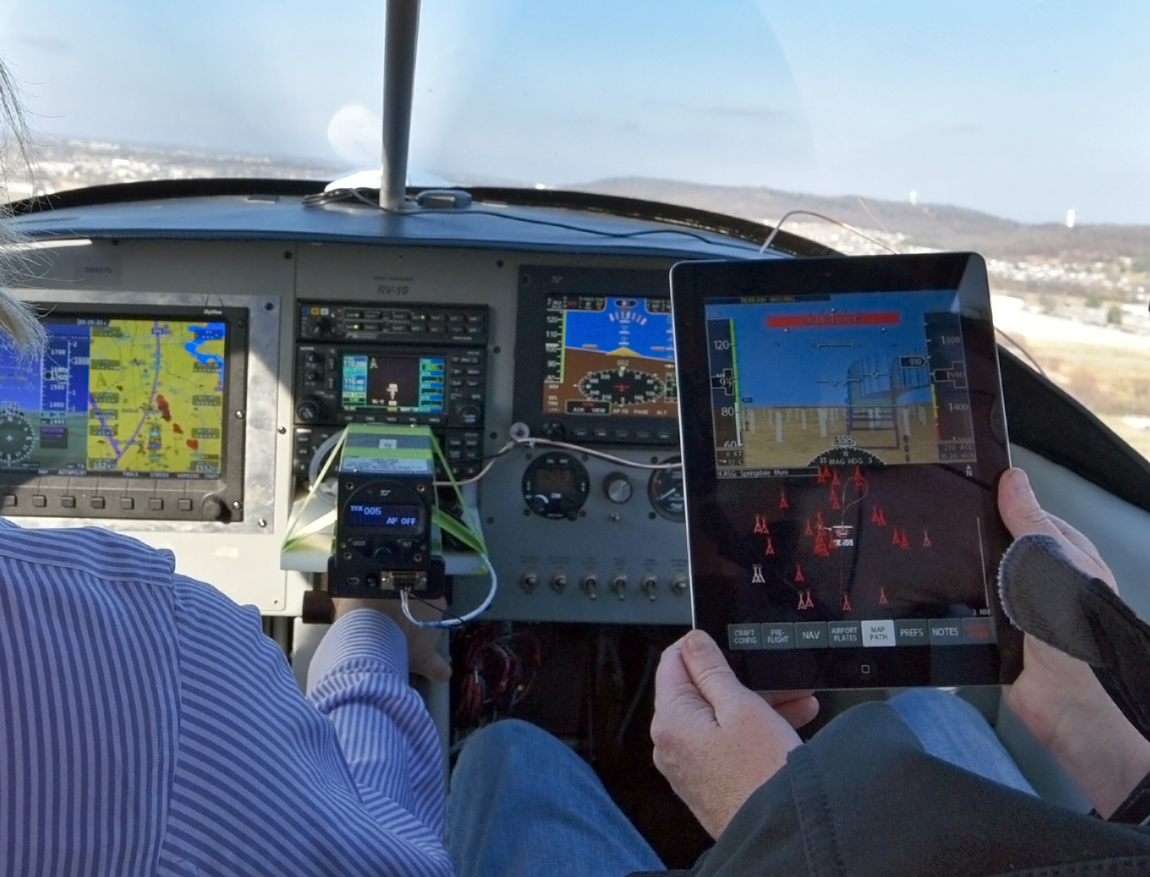 Watch An iPad Land An Airplane [Exclusive]