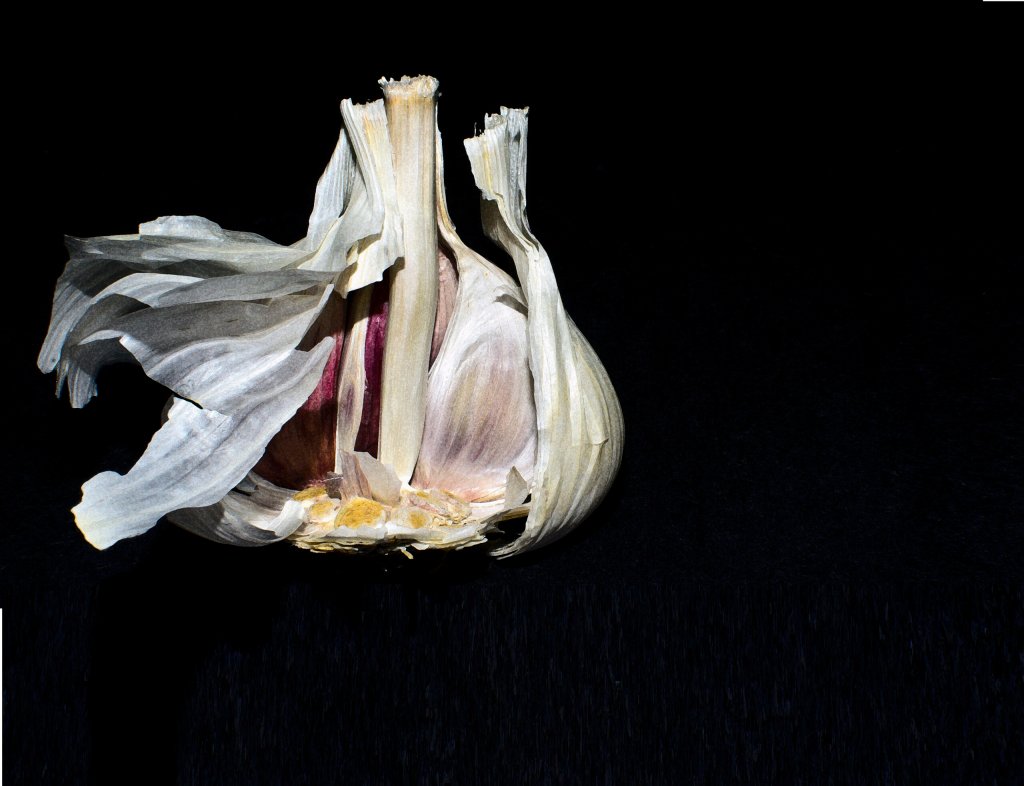 You can taste garlic with your feet