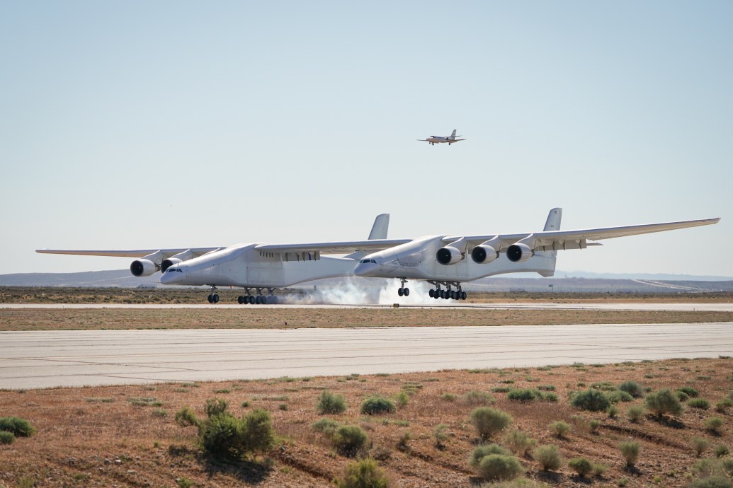 The world's biggest plane has 6 engines and a 385-foot wingspan