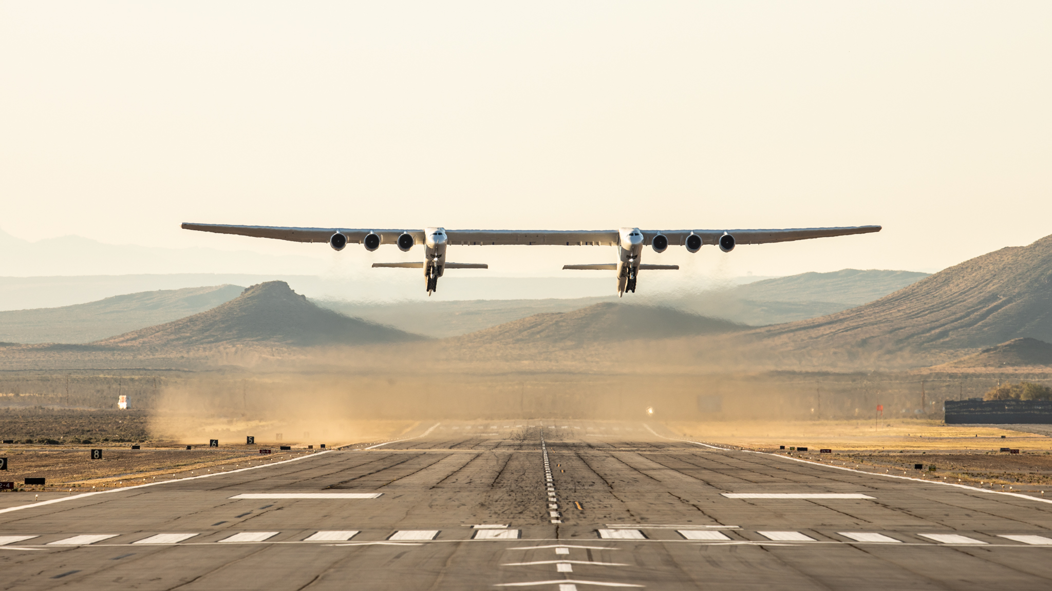 The world's biggest plane has 6 engines and a 385-foot wingspan