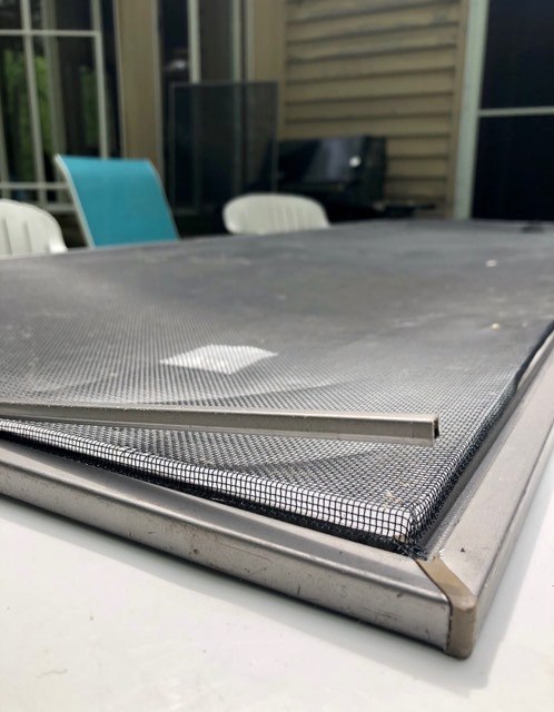 How to repair window screens