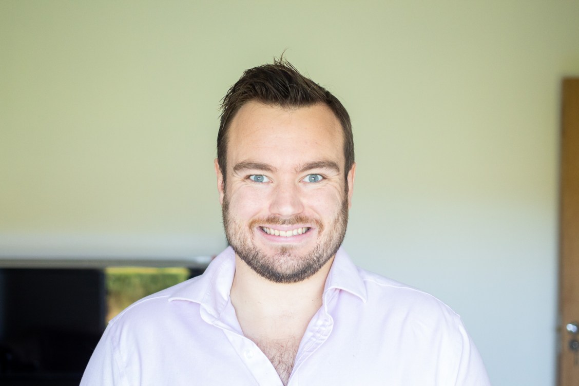 Make every photo a potential profile pic by learning how to pose