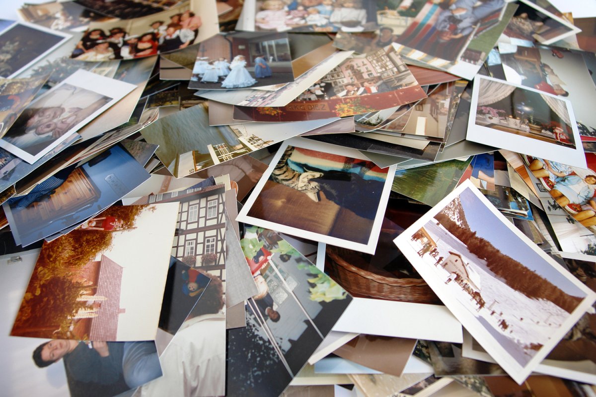 Move your digital photos between services without losing a pixel