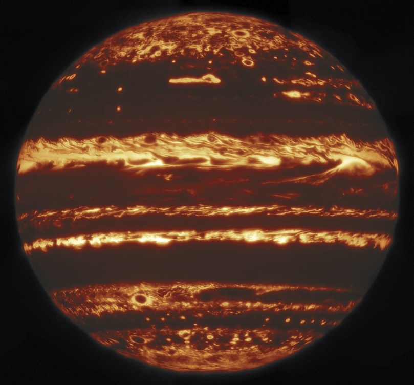 Jupiter has a spooky new look in this sharp infrared photo