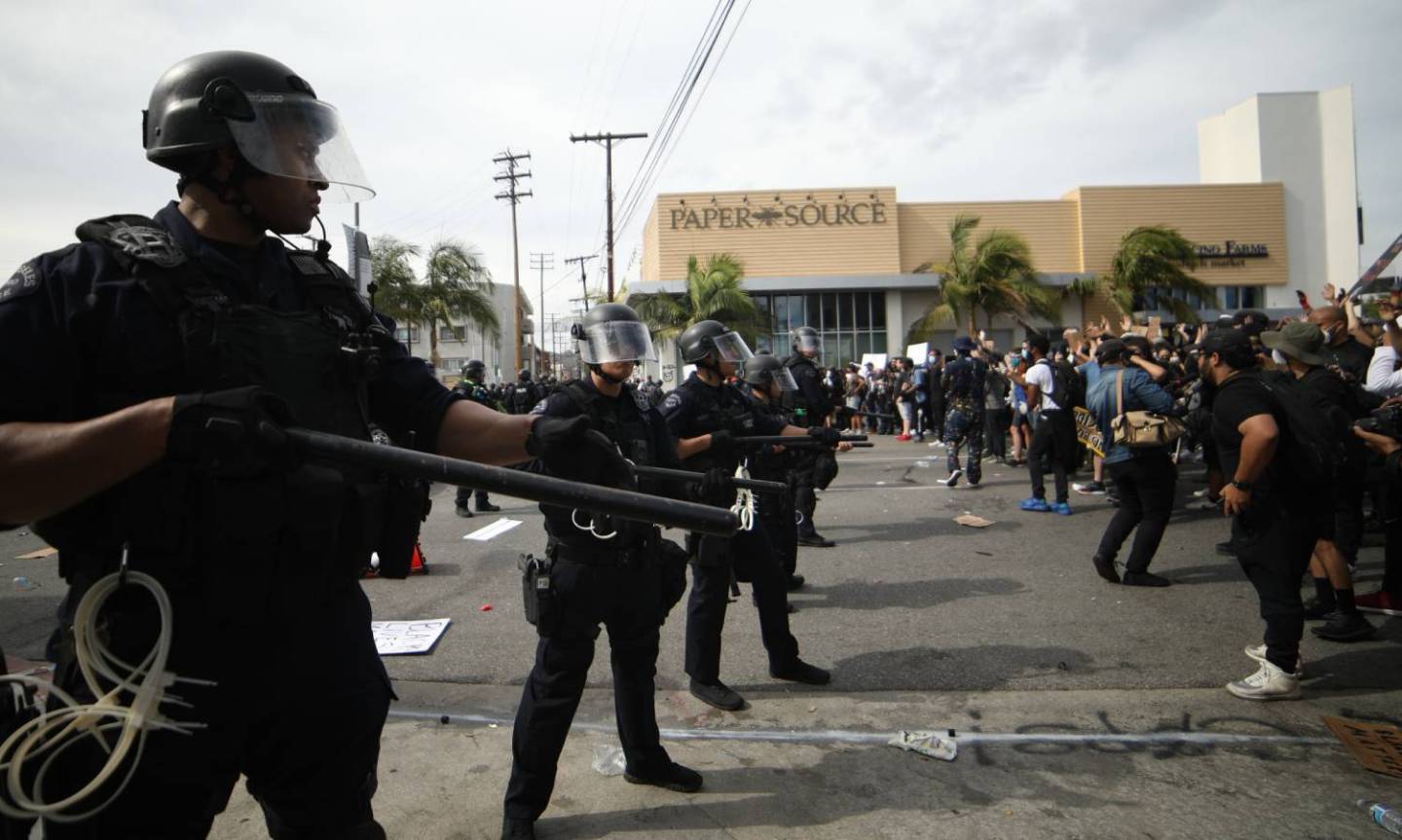 How to handle a pepper spray attack