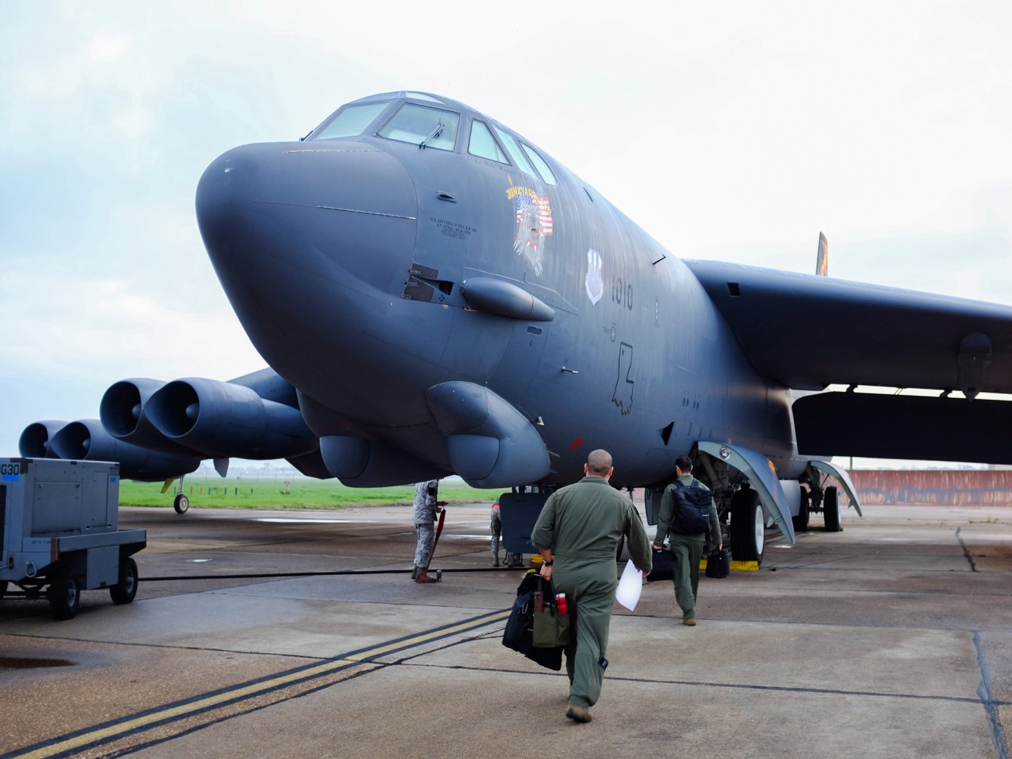 Inside a training mission with a B-52 bomber, the aircraft that will ...