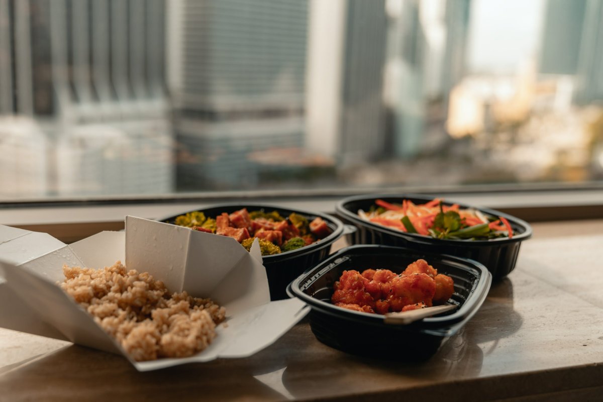 The safest way to eat at your favorite restaurant during the pandemic