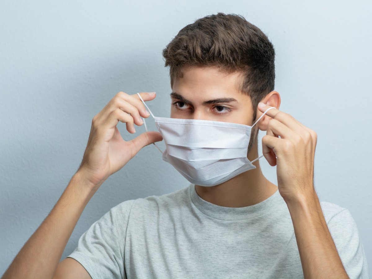 Why you shouldn’t ever wear your mask around your neck
