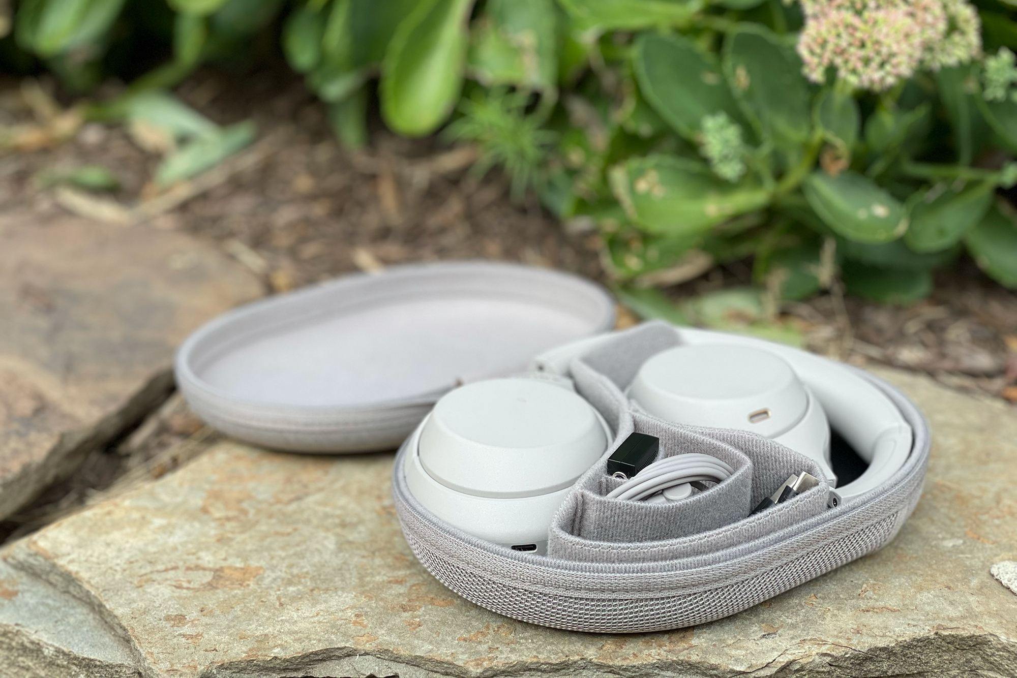 Sony WH-1000XM4 review: Noise-cancelling headphones you can live in