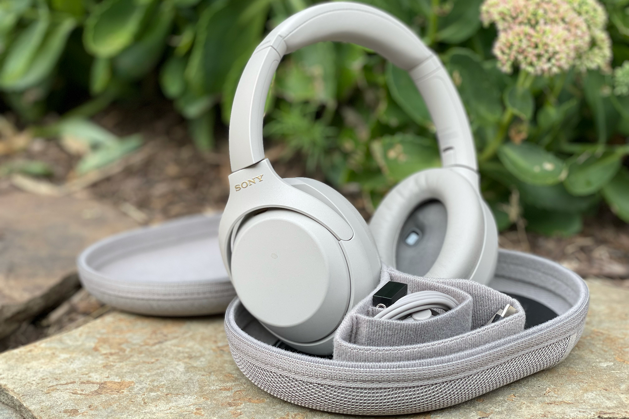 Sony WH-1000XM4 review: Noise-cancelling headphones you can live in