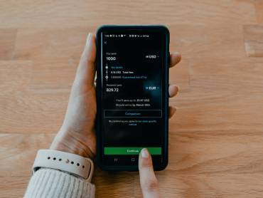 The best apps to transfer money internationally | Popular Science