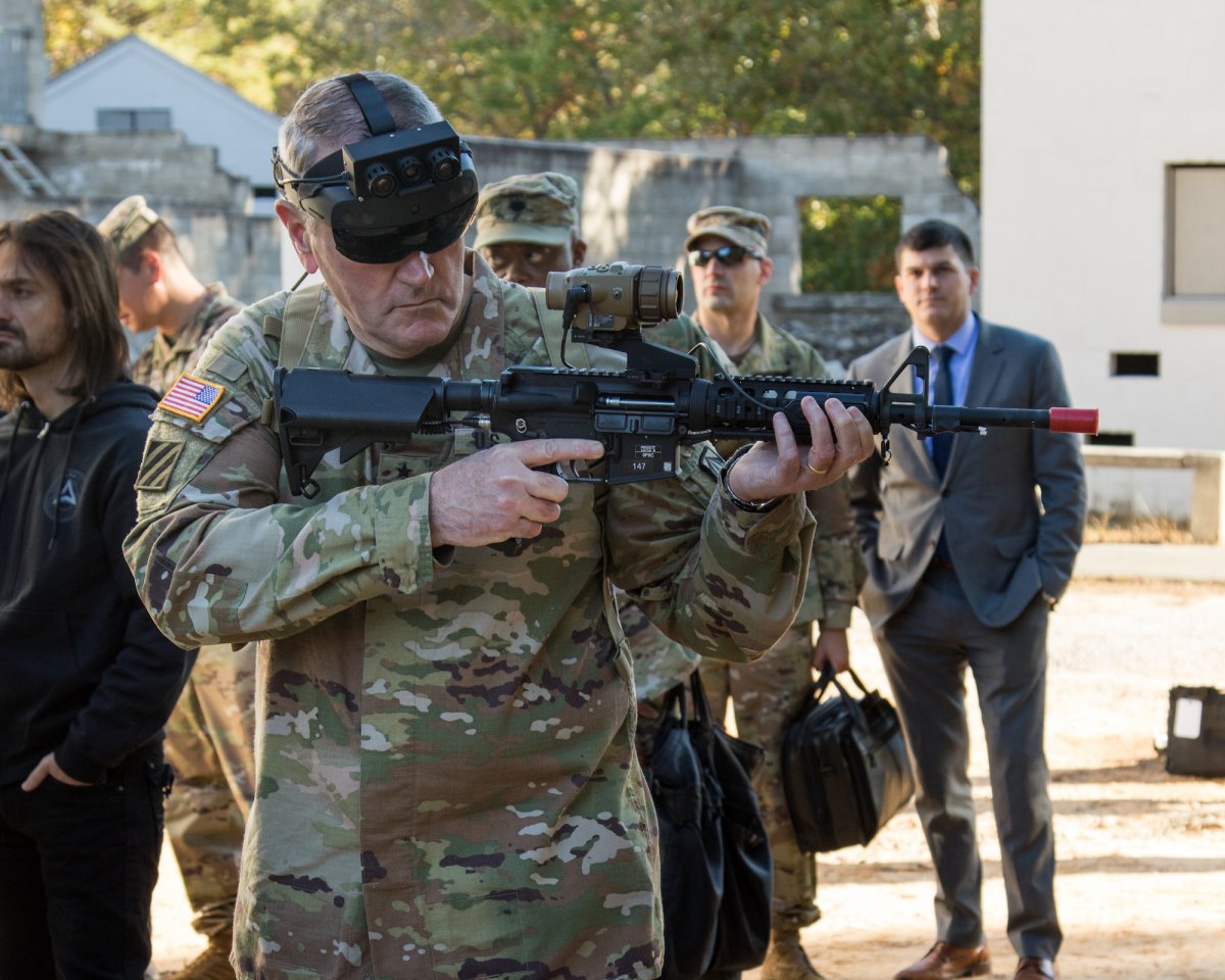 Why the Army's fancy AR goggles are delayed | Popular Science