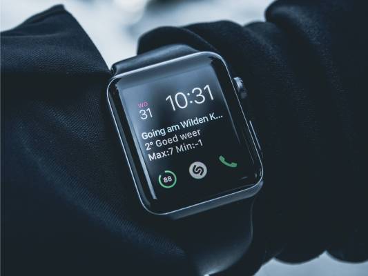 How to control your Apple Watch with hand gestures | Popular Science