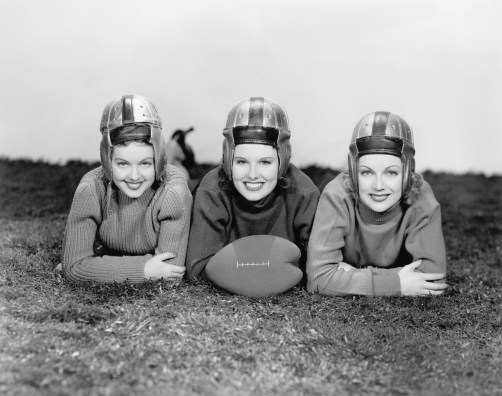 The first women's football players got medical criticism | Popular Science