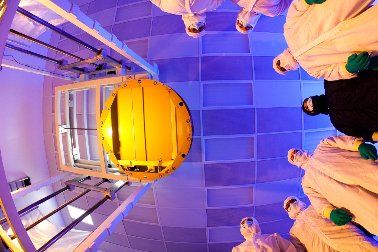 The James Webb telescope is built for infrared 'first light' | Popular ...