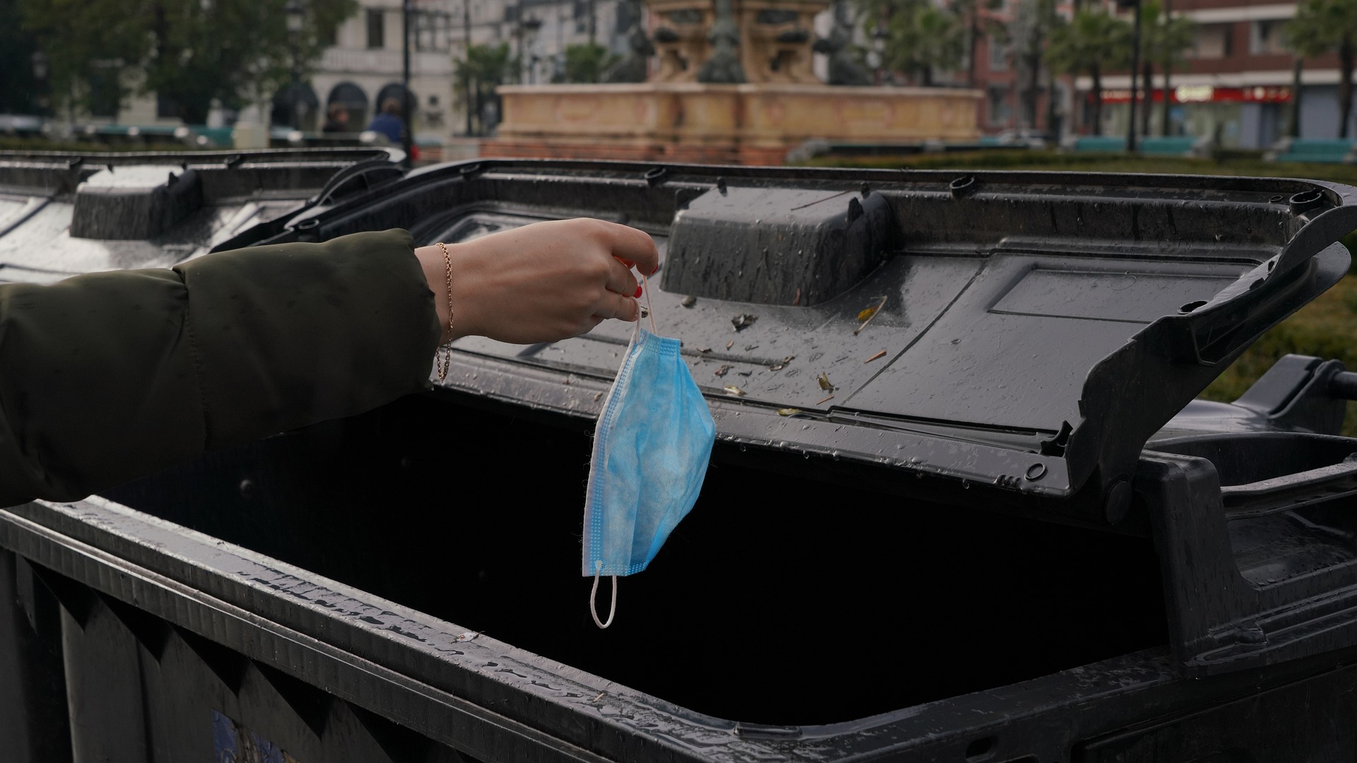 A potential new way to recycle plastic COVID-19 masks | Popular Science