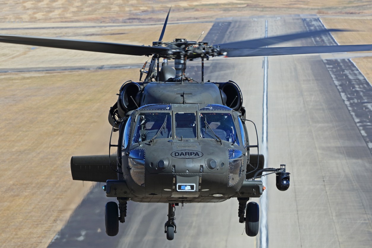 First flight: A Black Hawk helicopter, with no pilots | Popular Science