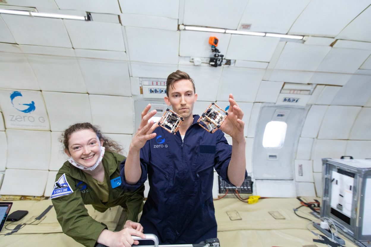 These robotic cubes could help us build in space | Popular Science