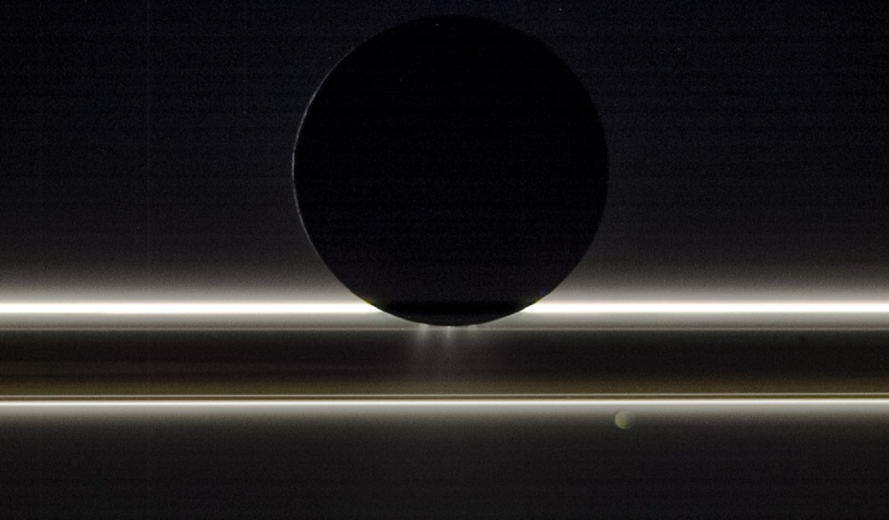 The geyser on Saturn's moon Enceladus, explained | Popular Science