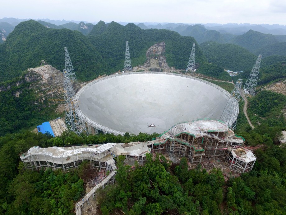 Astronomers detect a rare repeating fast radio burst | Popular Science