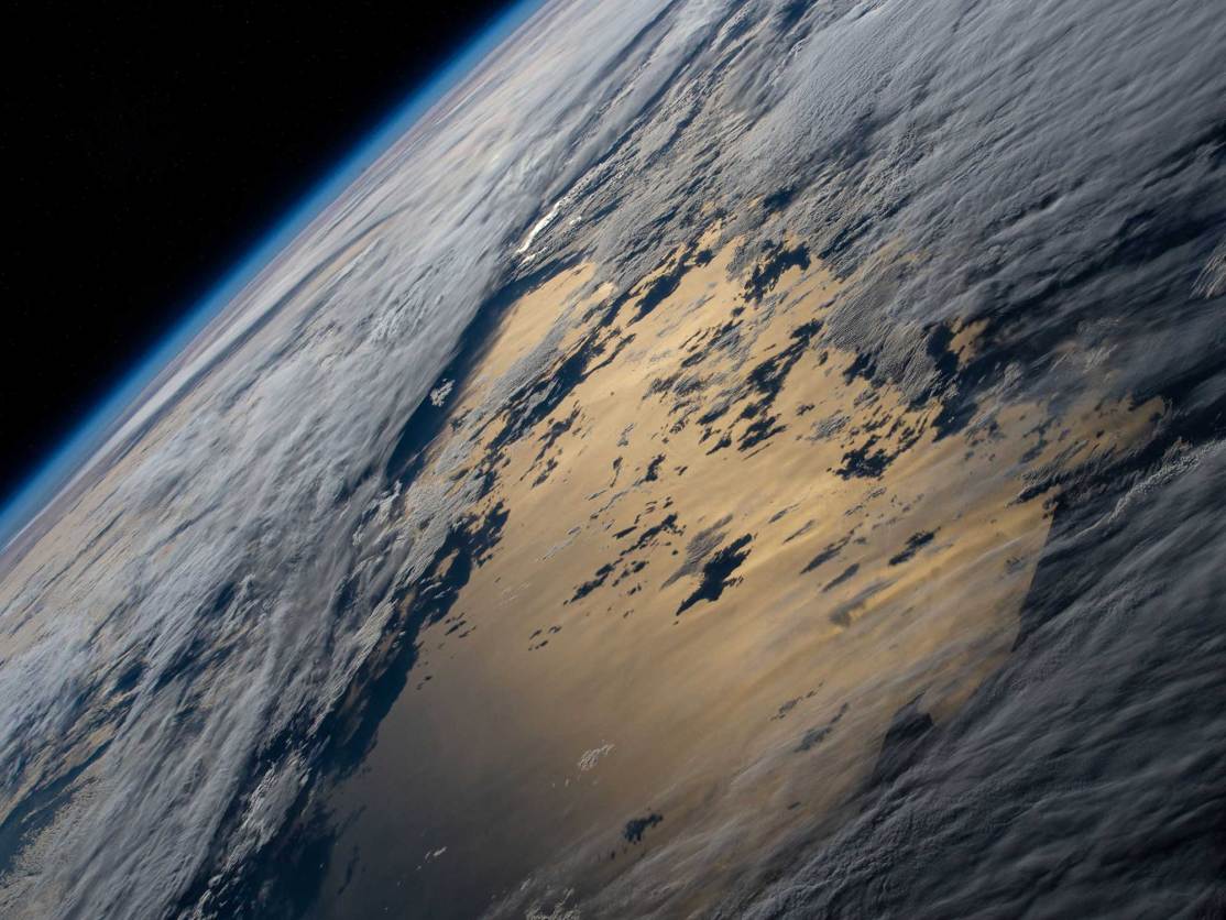 How a sub-surface ocean could impact life on Earth | Popular Science