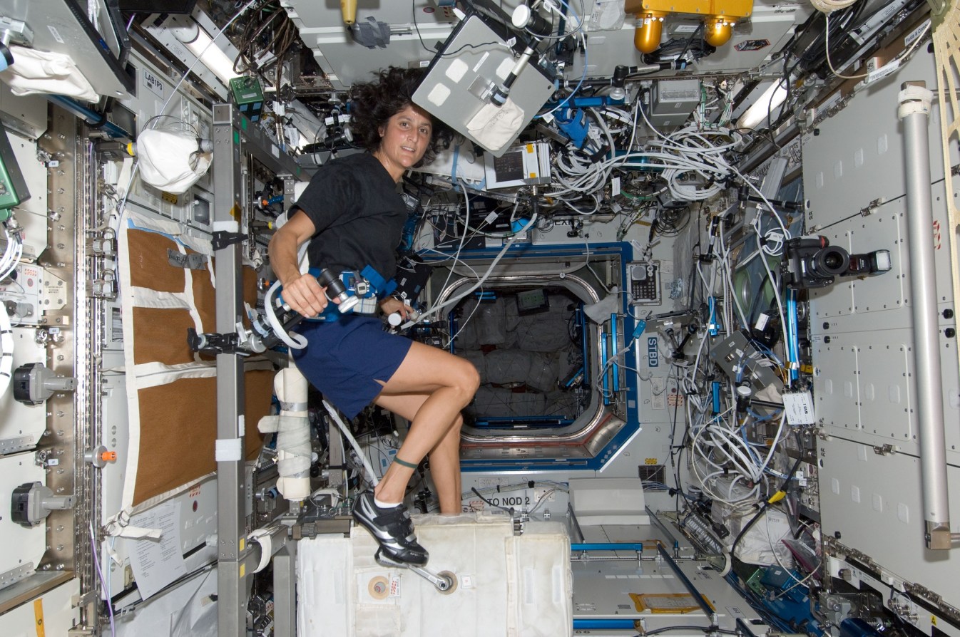 Astronauts face rapid loss in bone density on ISS | Popular Science