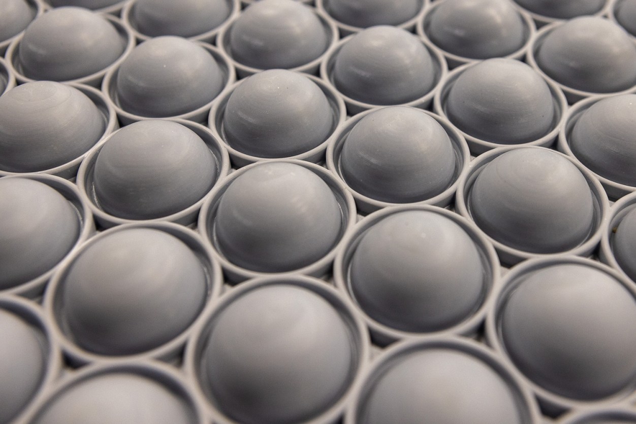 In photos: Inside Callaway’s high-end golf ball factory | Popular Science