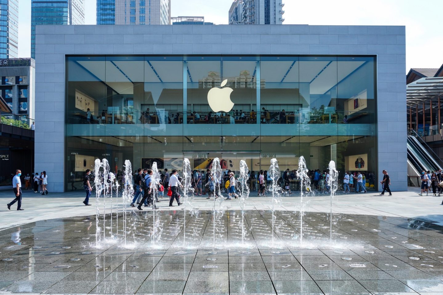 Multiple women claim Apple mishandled misconduct complaints | Popular ...