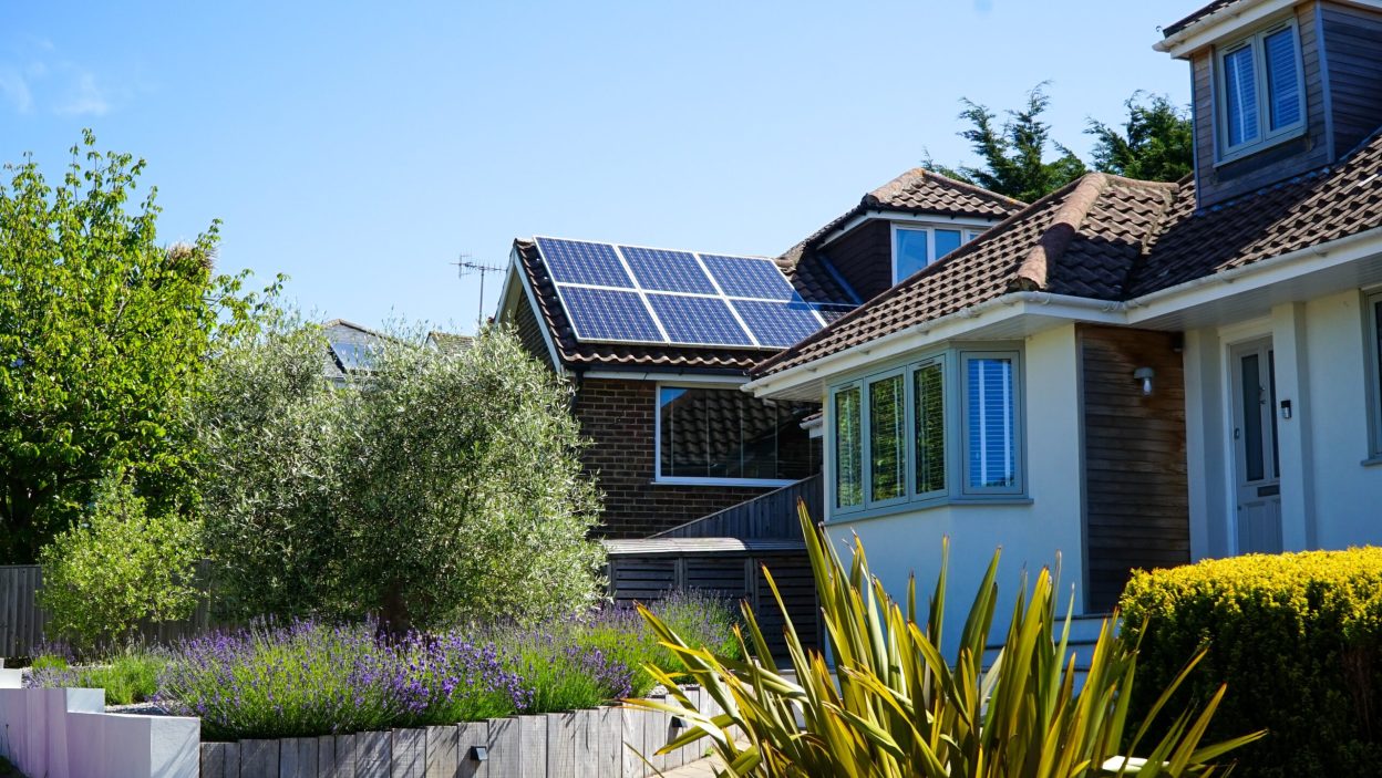 How can electrified buildings handle energy peaks? | Popular Science