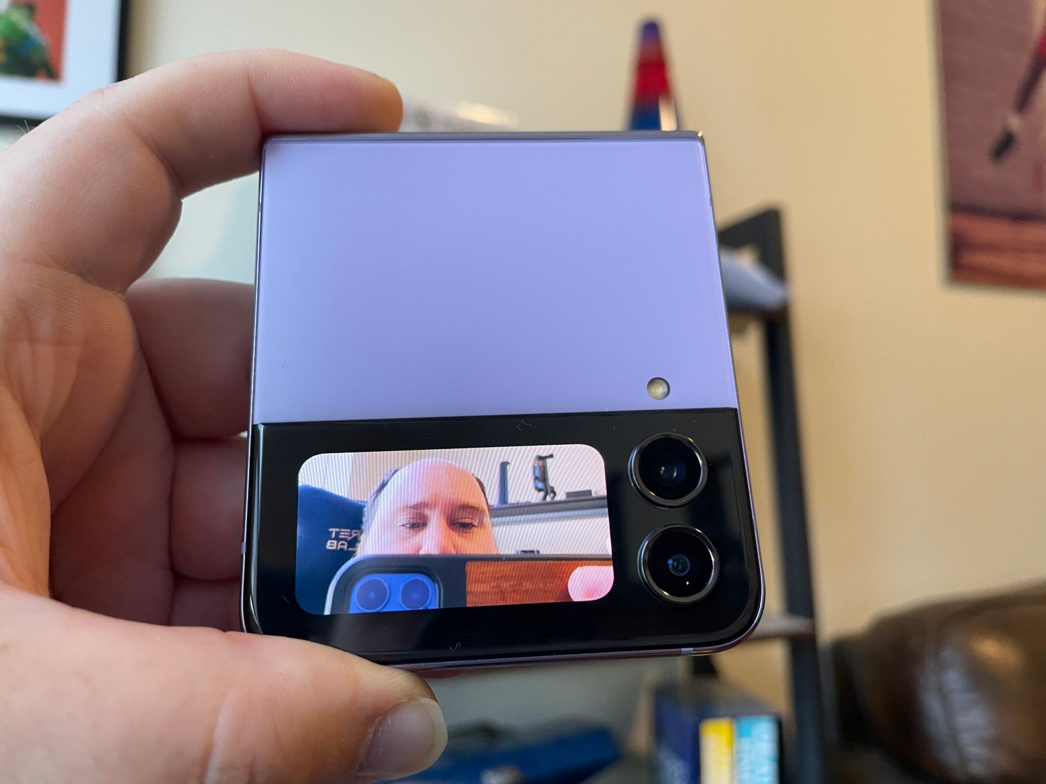 Samsung Galaxy Z Flip4 review: Powerful vibes | Popular Science