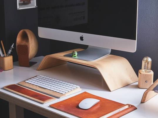 Teeny desk? Here's how to make the most of it. | Popular Science