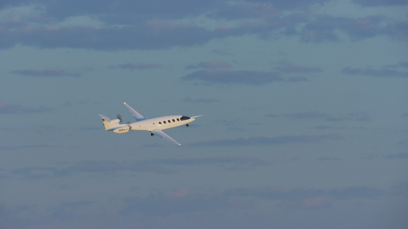 First flight: Alice, an electric aircraft, takes to the skies | Popular ...