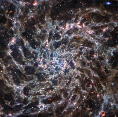 See the bones of a spiral galaxy in new image | Popular Science