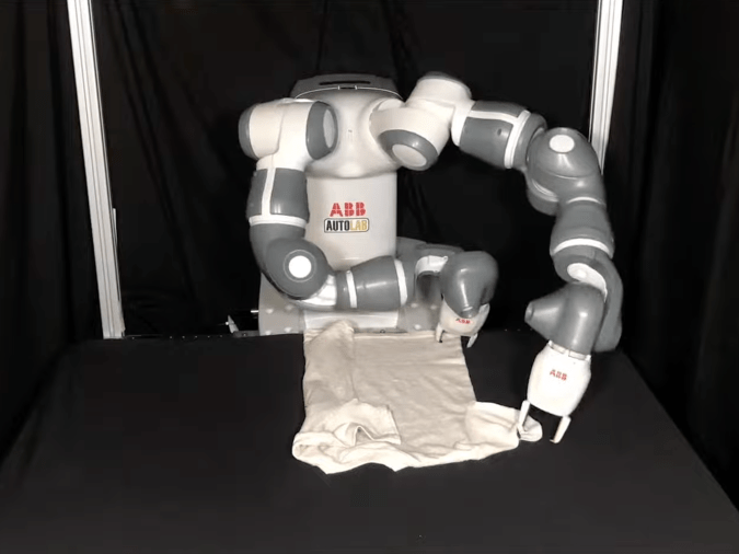 Meet the world's speediest laundry folding robot | Popular Science