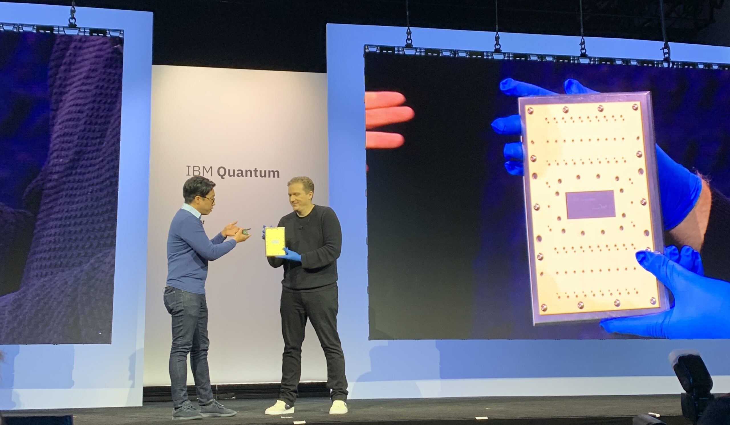 Meet Osprey: IBM's 433-qubit chip | Popular Science