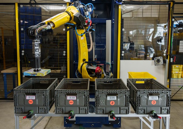 Amazon's latest warehouse robot is here | Popular Science